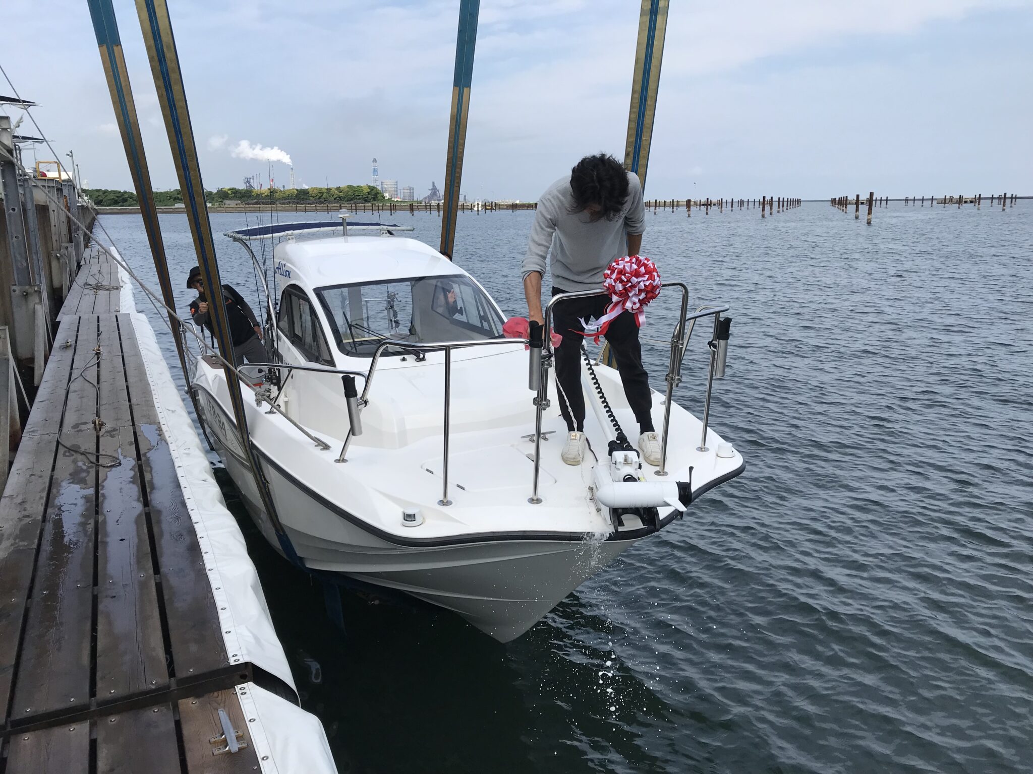 YFR24 F175 進水式！！ | セントラルボート